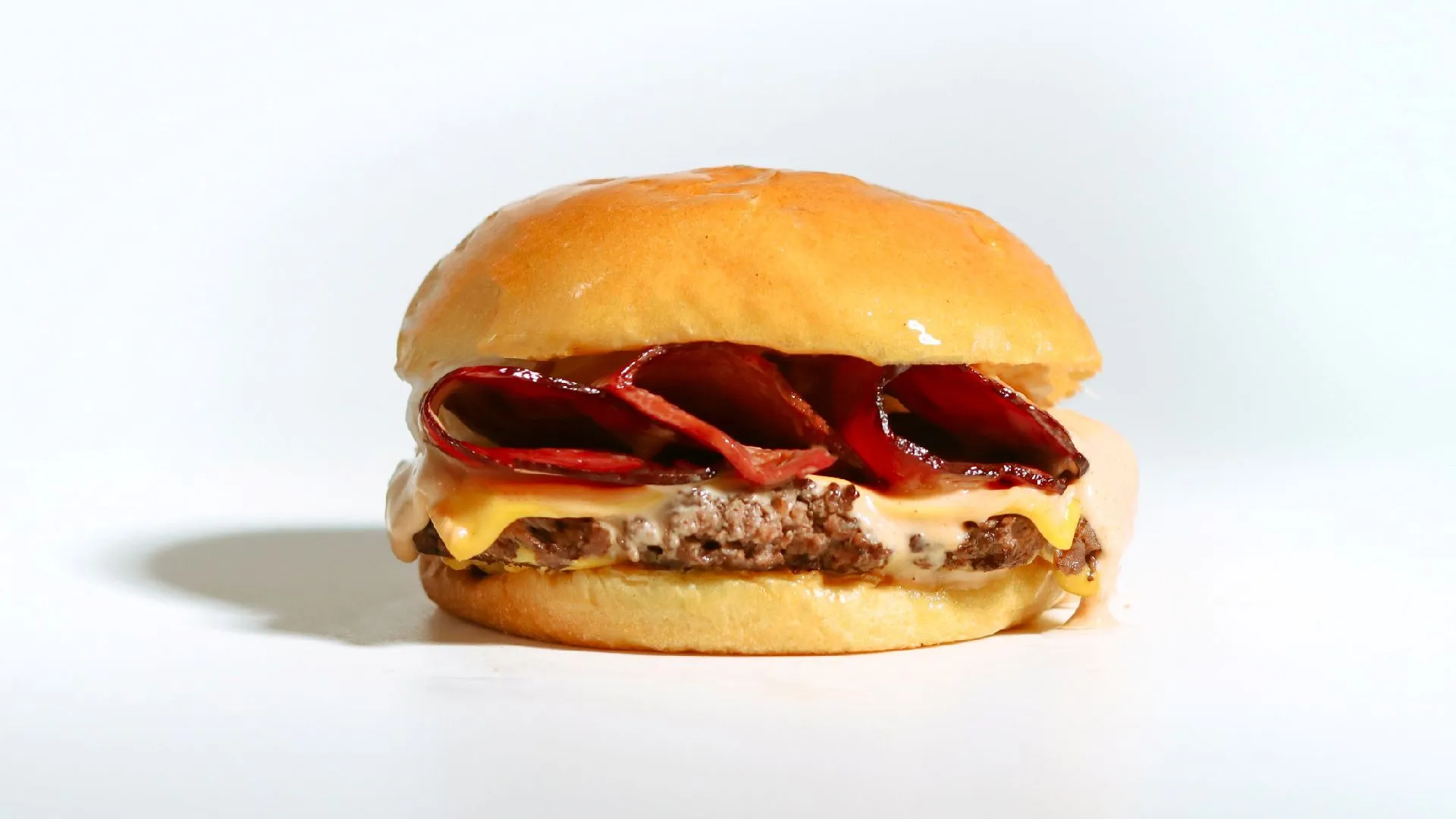 Order Bacon Cheeseburger from Meat The Bun - Riyadh - Almasiaf (Cloud ...